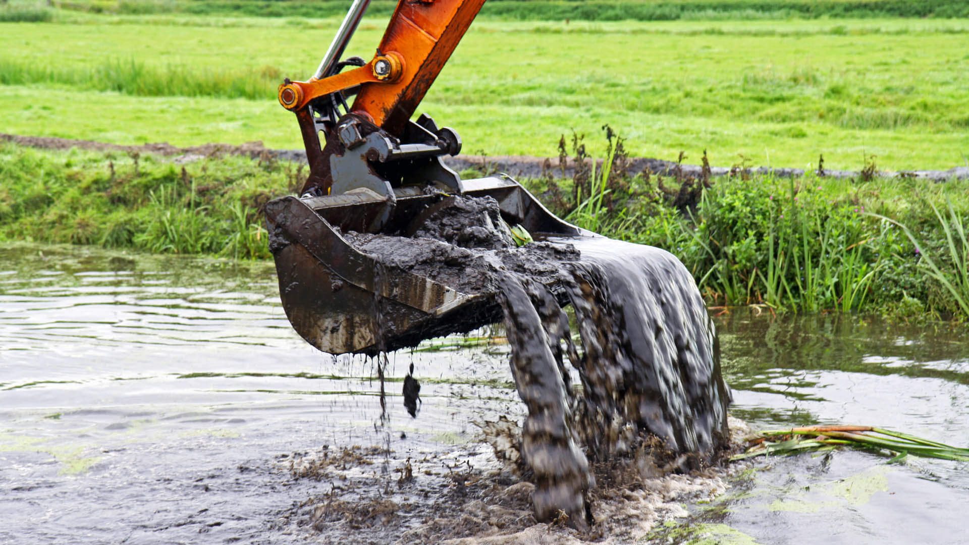 What Is Dredging? Factors Affecting Efficiency & Challenges