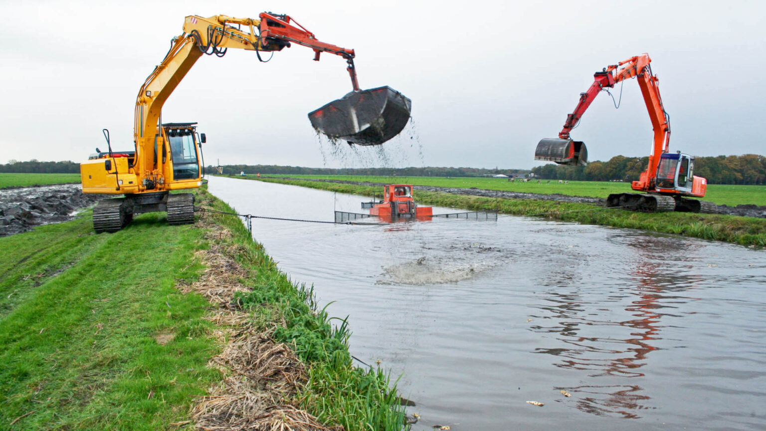 What Is Dredging? Factors Affecting Efficiency & Challenges